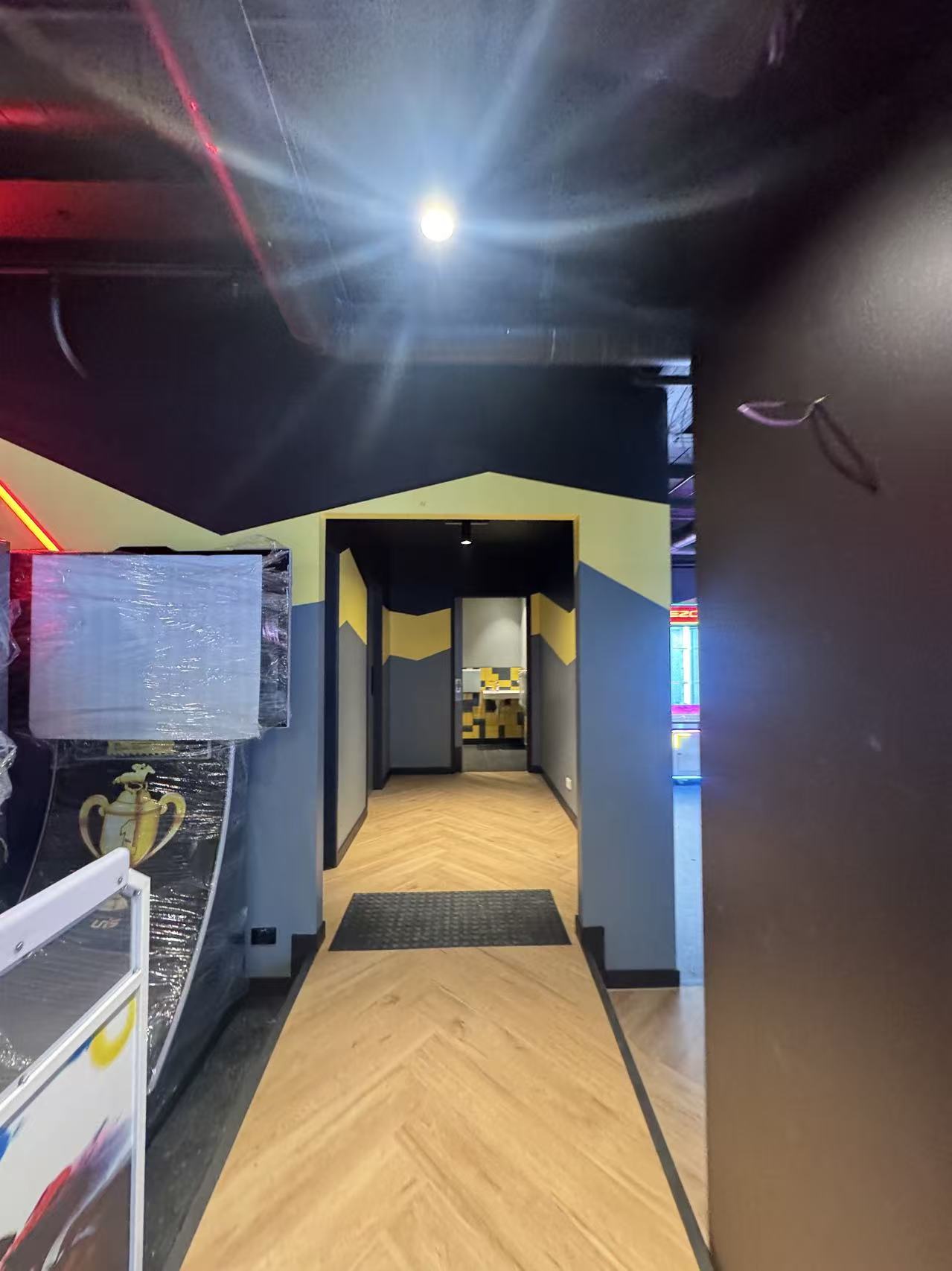 Time Zone Queen St – Premier Decorator